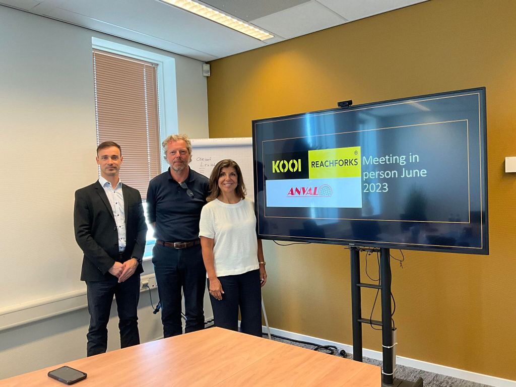 Anval S.A. Visits from Chile to KOOI® Headquearters - Meijer Handling ...