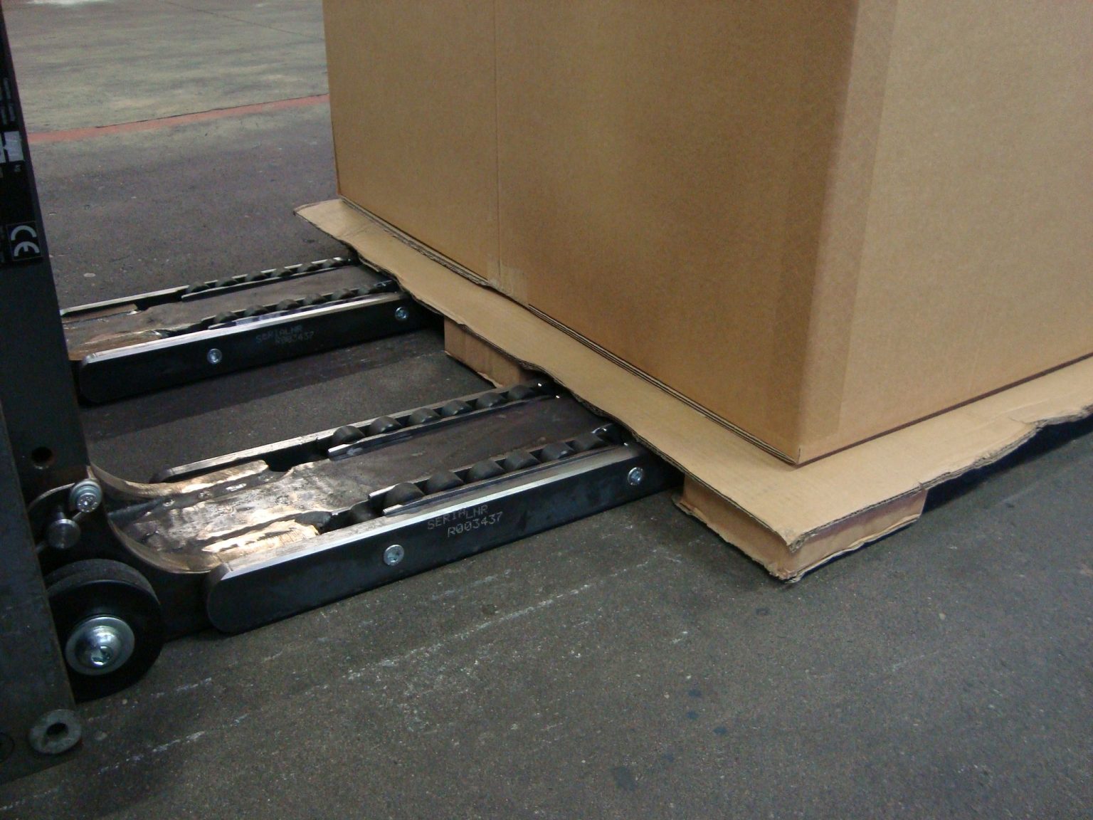 Effortlessly Handle Paper Pallets with KOOI® RollerForks - Meijer ...